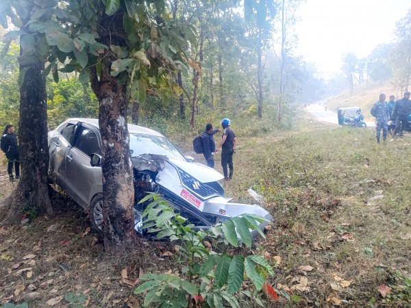 उदयपुरको धरान-चतरा सडक खण्डमा बुढासुब्बा जादै गरेको कार दुर्घटना हुँदा ...